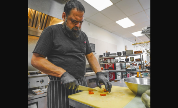 Chapín compite entre destacados chefs del suroeste de USA por el premio ...