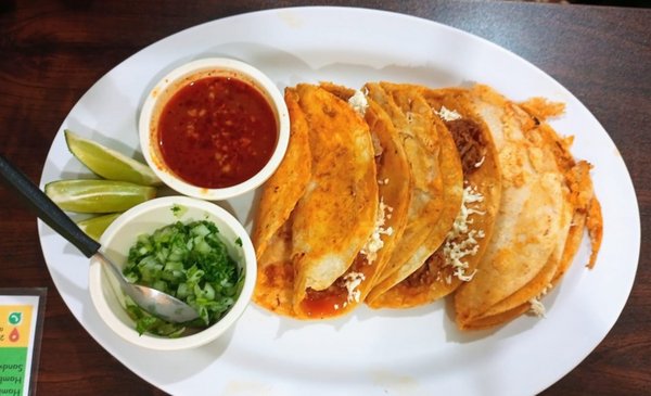 ¿Tienes antojo de algo chapín? Conoce Guatemex, el restaurante ...