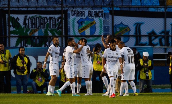 Los Cremas toman la delantera en la Copa Centroamericana de la Concacaf